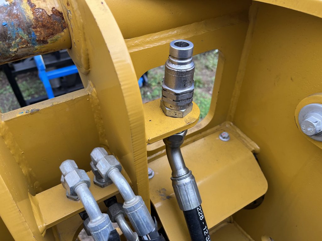 Hydraulic Couplers vs Hydraulic Quick Attaches